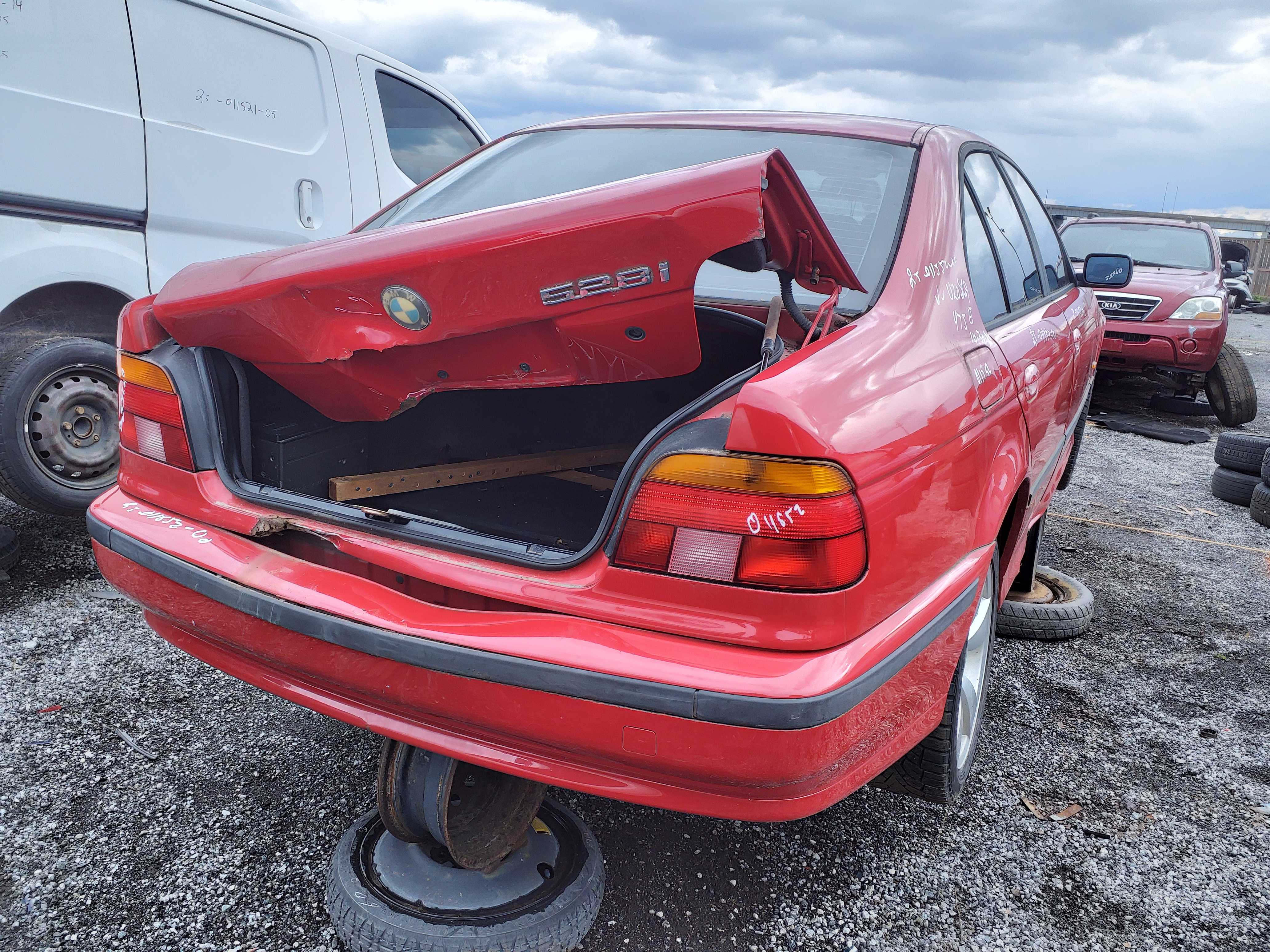 BMW 528 2000 | St-Catharines | Kenny U-Pull