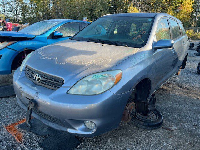 TOYOTA MATRIX 2005 | London | Kenny U-Pull