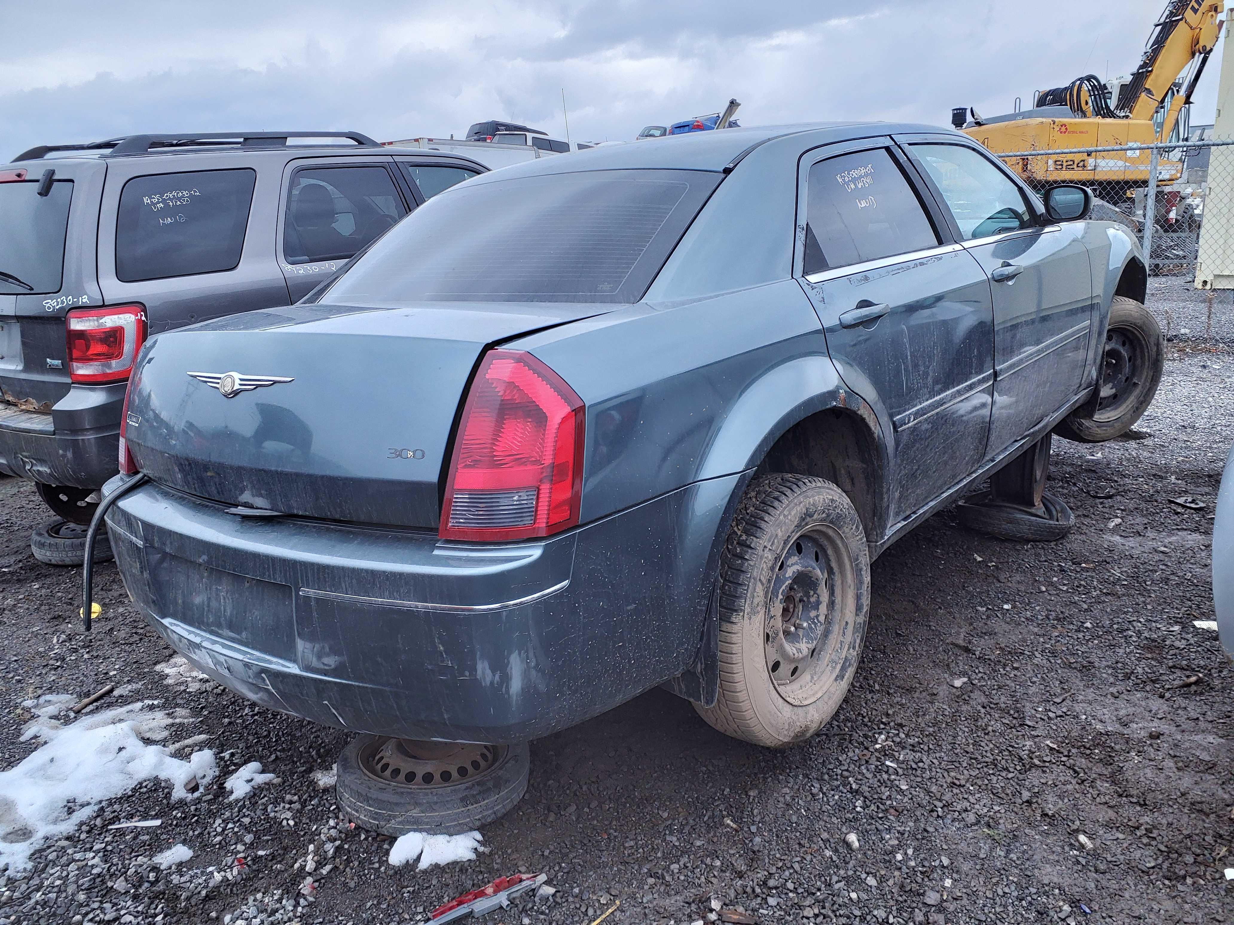 CHRYSLER 300 2005 | Ottawa | Kenny U-Pull