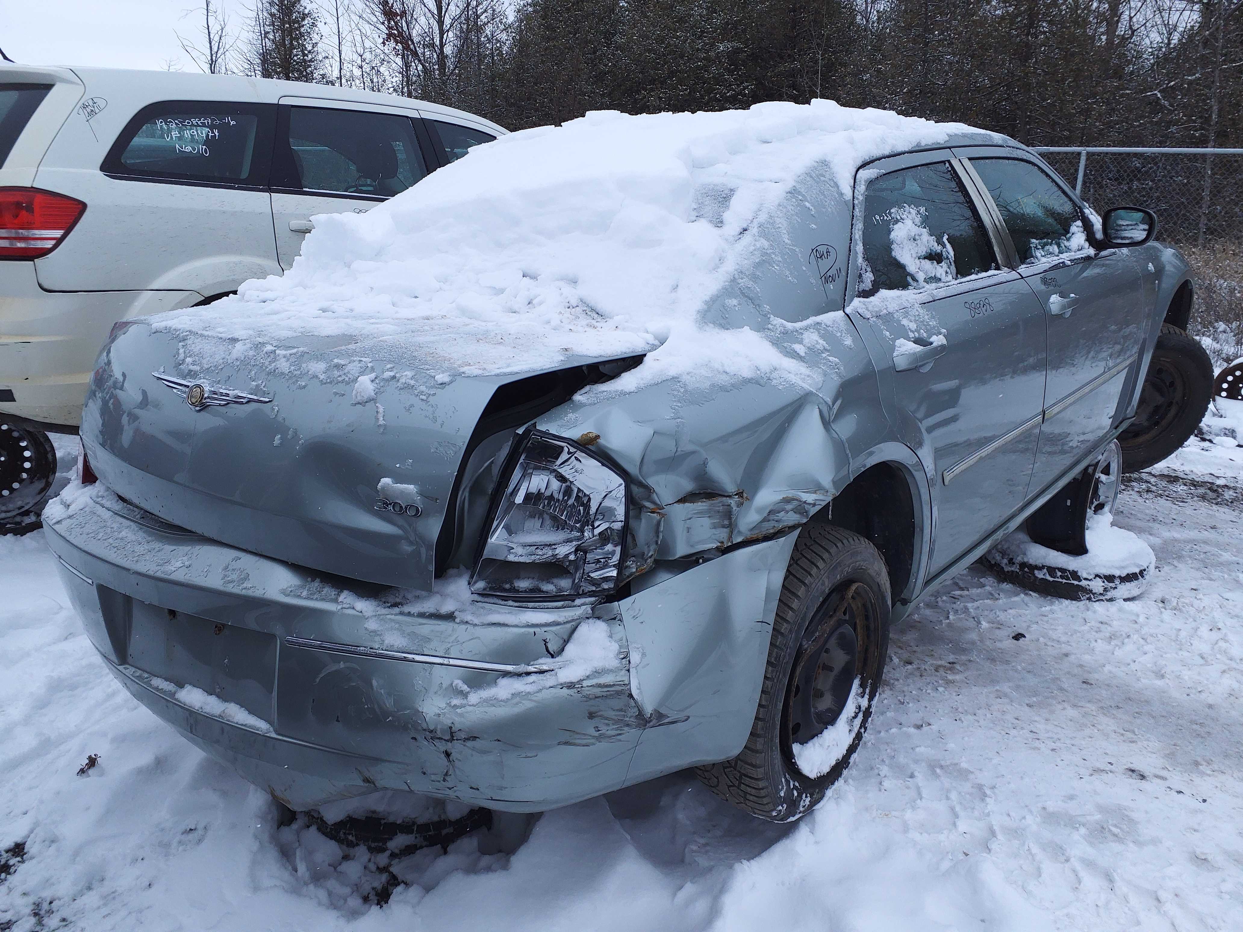 CHRYSLER 300 2006 | Ottawa | Kenny U-Pull