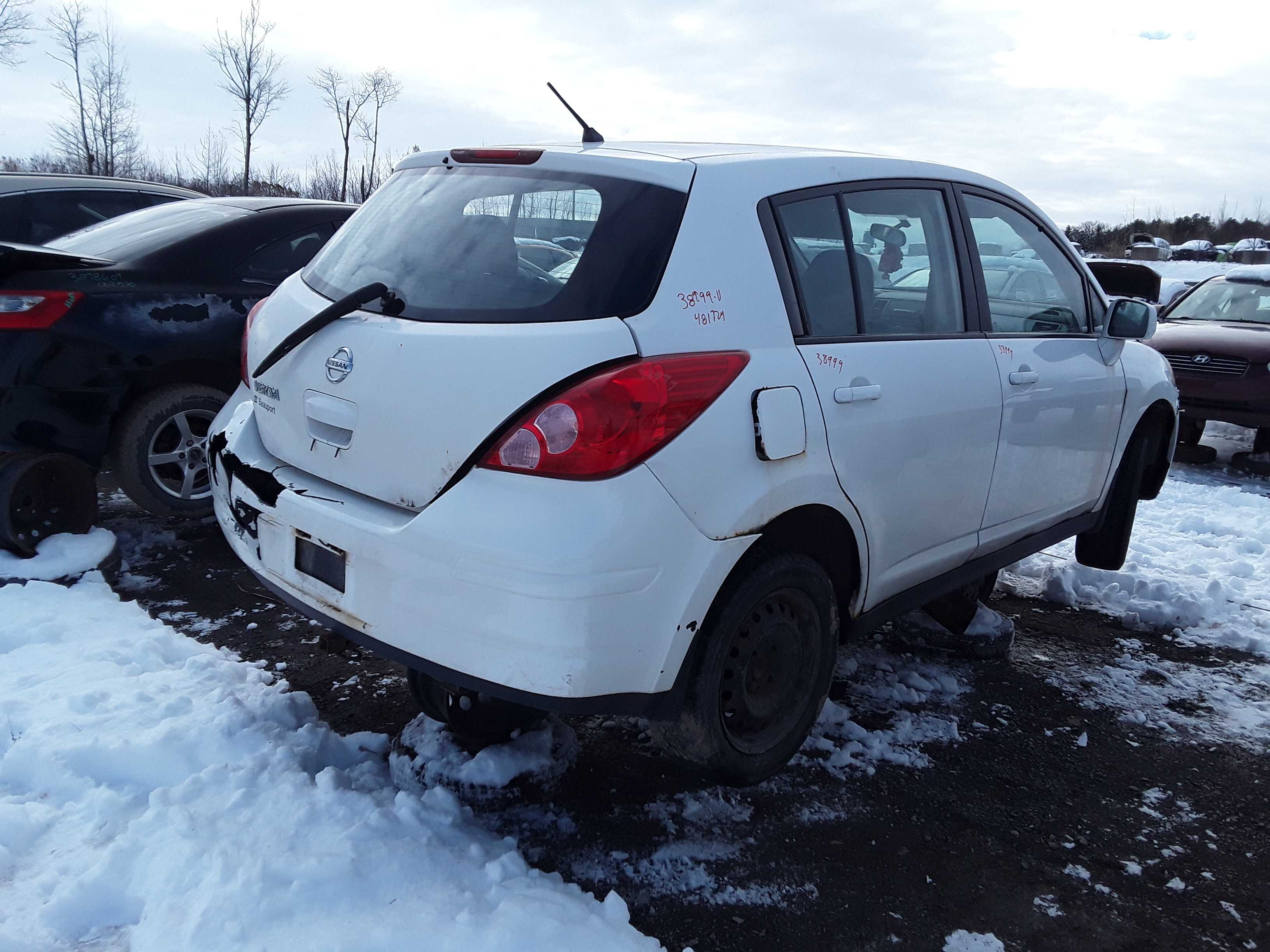 NISSAN VERSA 2011 | Levis | Kenny U-Pull