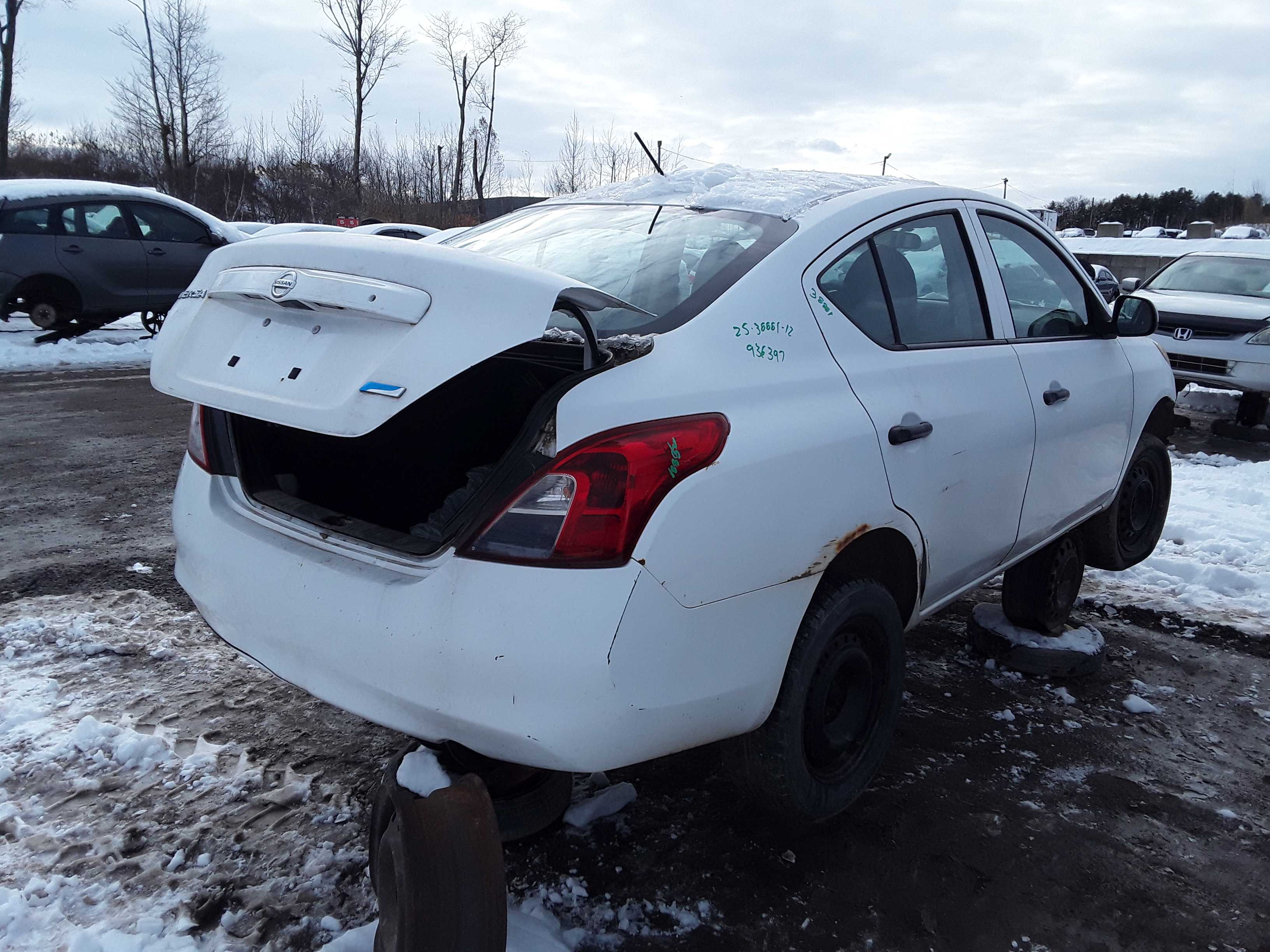 NISSAN VERSA 2012 | Levis | Kenny U-Pull