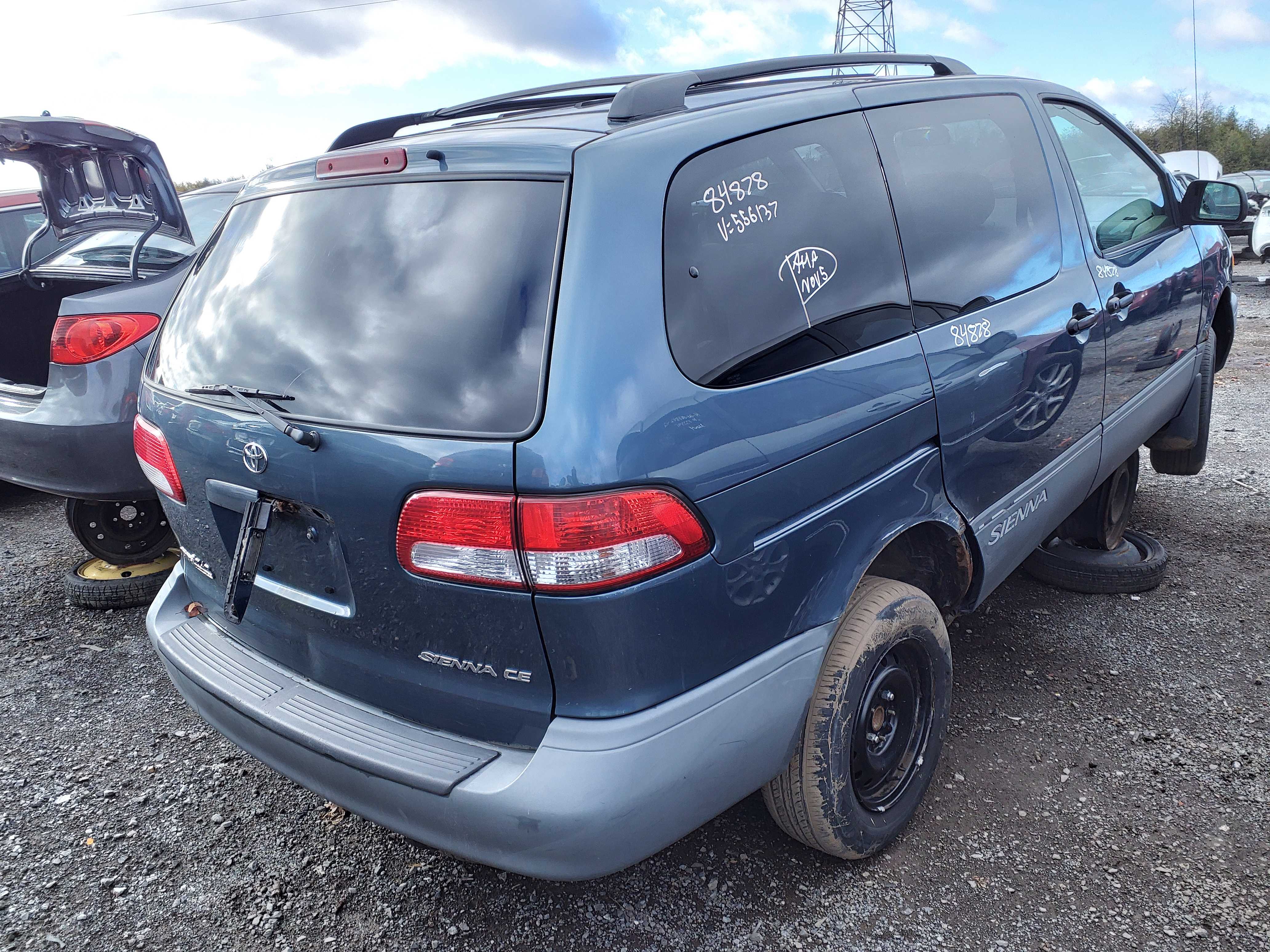 TOYOTA SIENNA 2003 | Ottawa | Kenny U-Pull