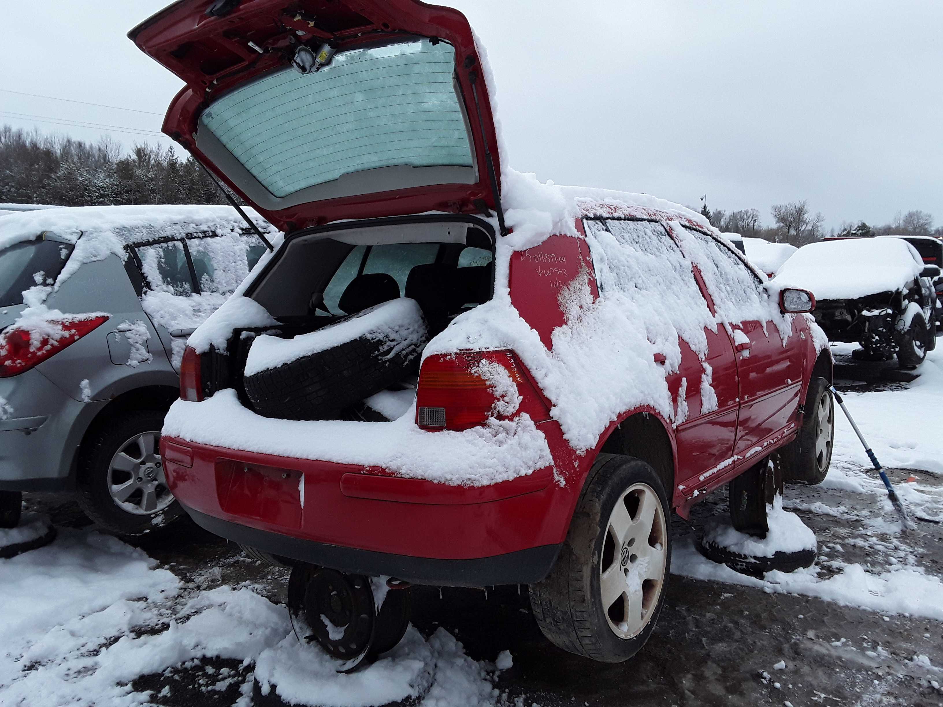 VOLKSWAGEN GOLF 2004 | Newmarket | Kenny U-Pull