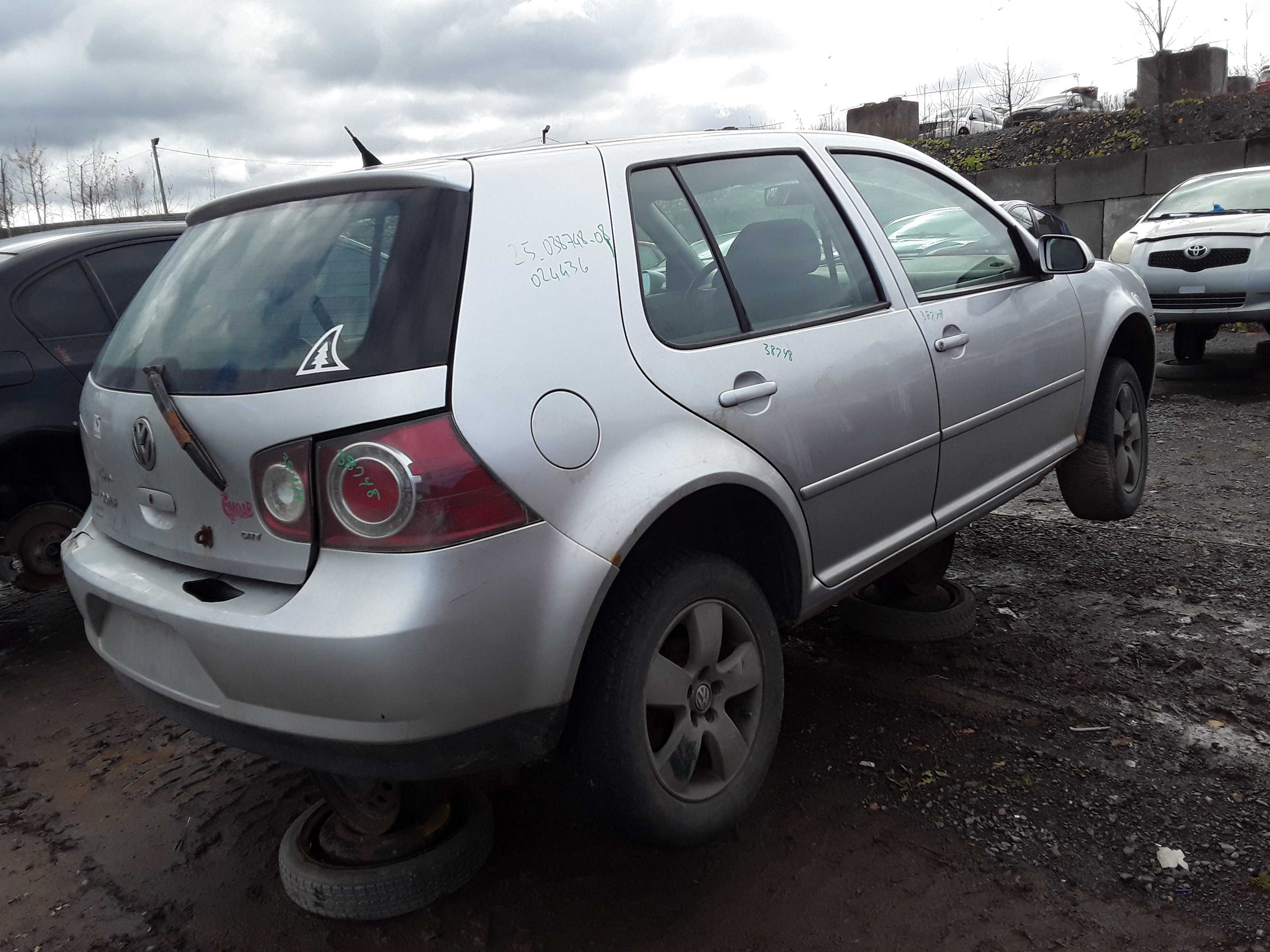 VOLKSWAGEN GOLF 2008 | Levis | Kenny U-Pull