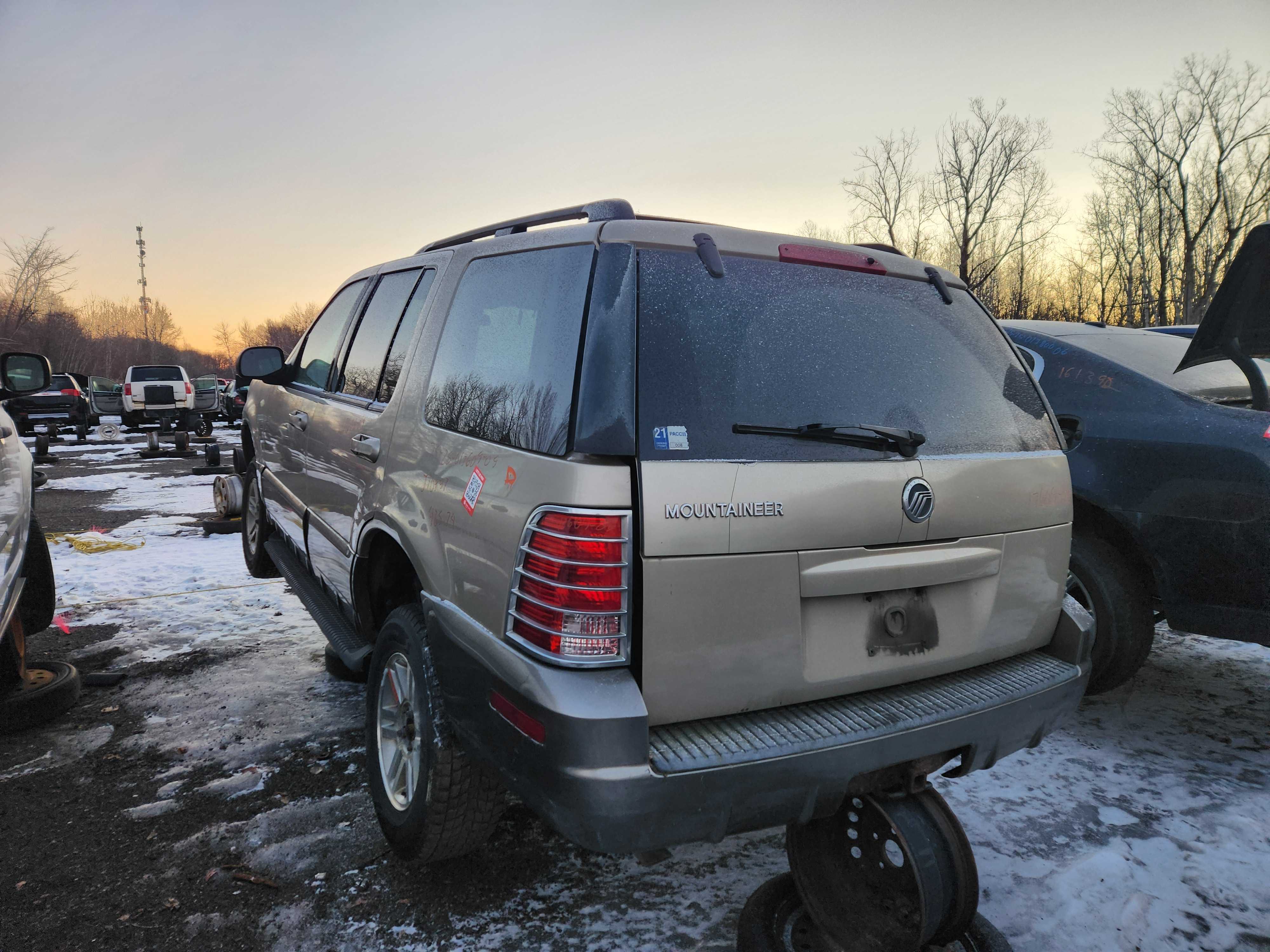 MERCURY MOUNTAINEER 2004 | St-Lazare | Kenny U-Pull
