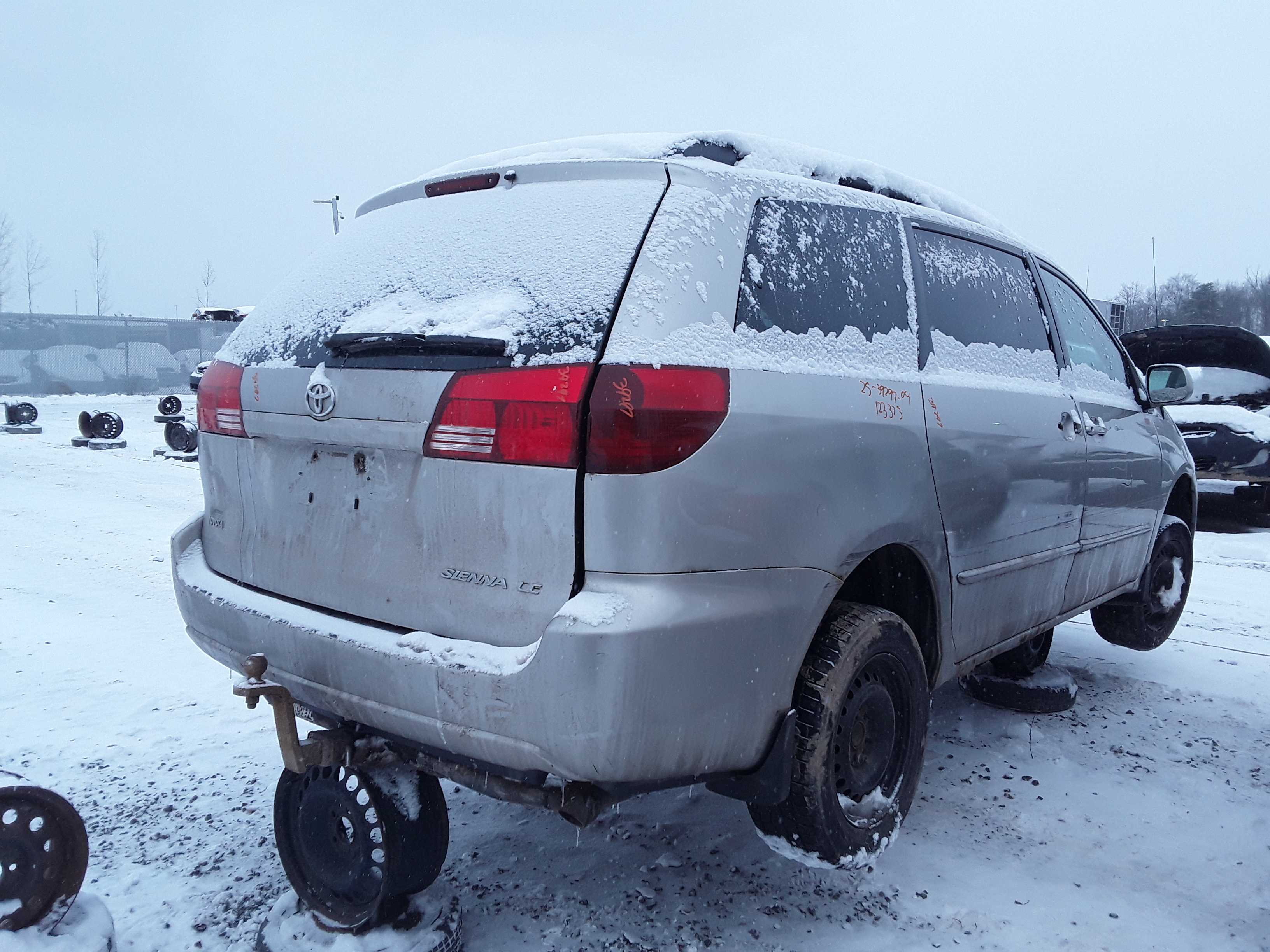 TOYOTA SIENNA 2004 | Levis | Kenny U-Pull